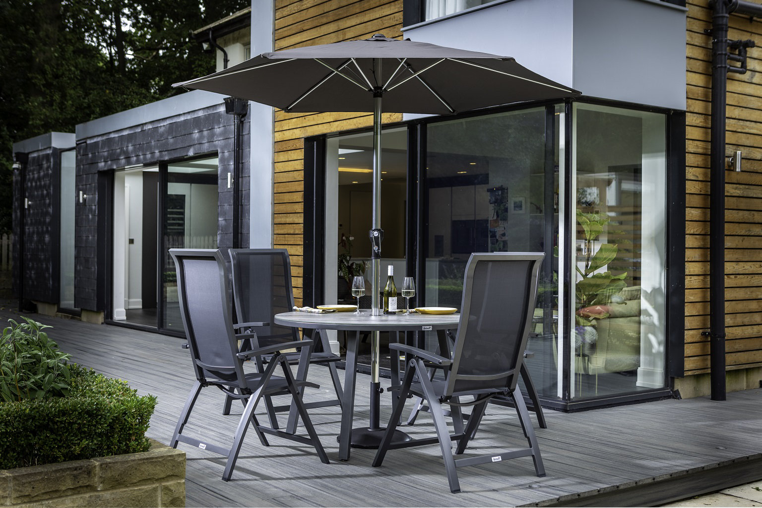Hartman Vienna 4 Seat Round Dining Set 2024 www.alhudapk